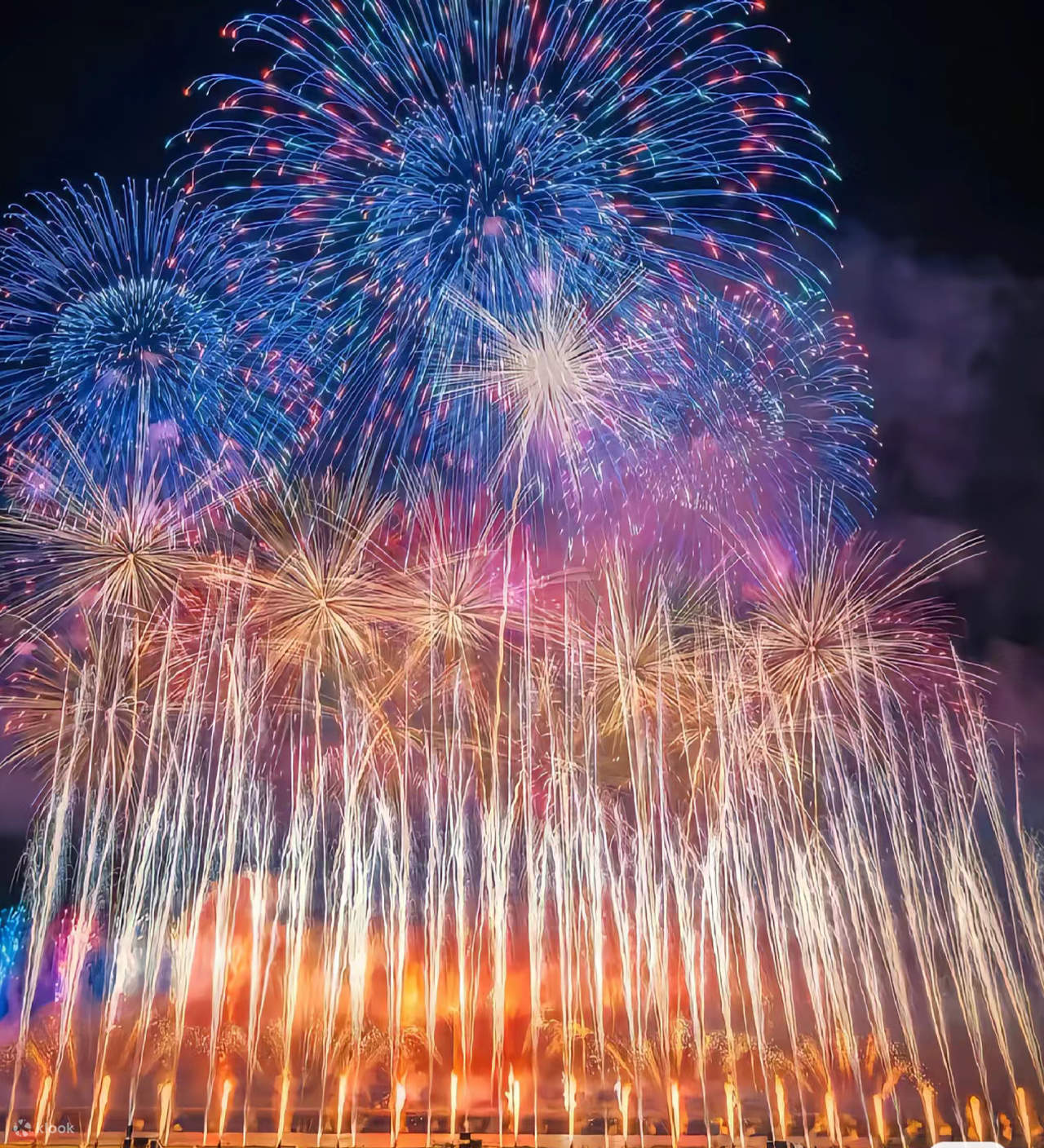 [Hokkaido Toya Lake Fireworks Extravaganza] Lake Toya Fireworks ...